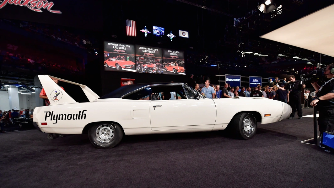 5 legendary Mopar muscle cars