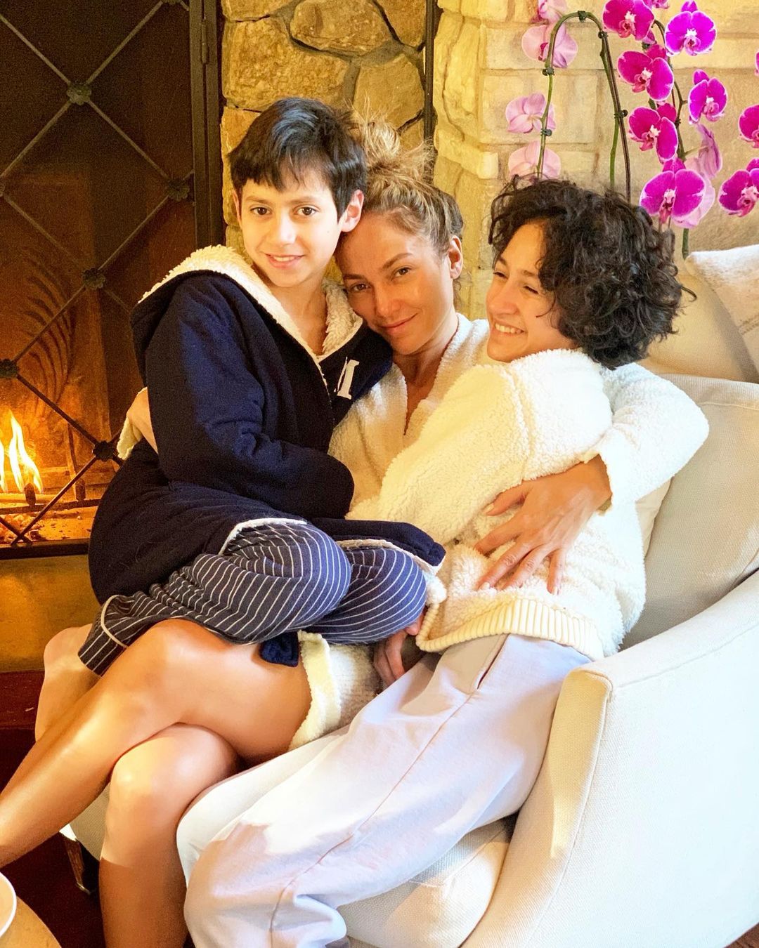 Jennifer Lopez lanza indirecta a Marc Anthony criticando su papel de papá