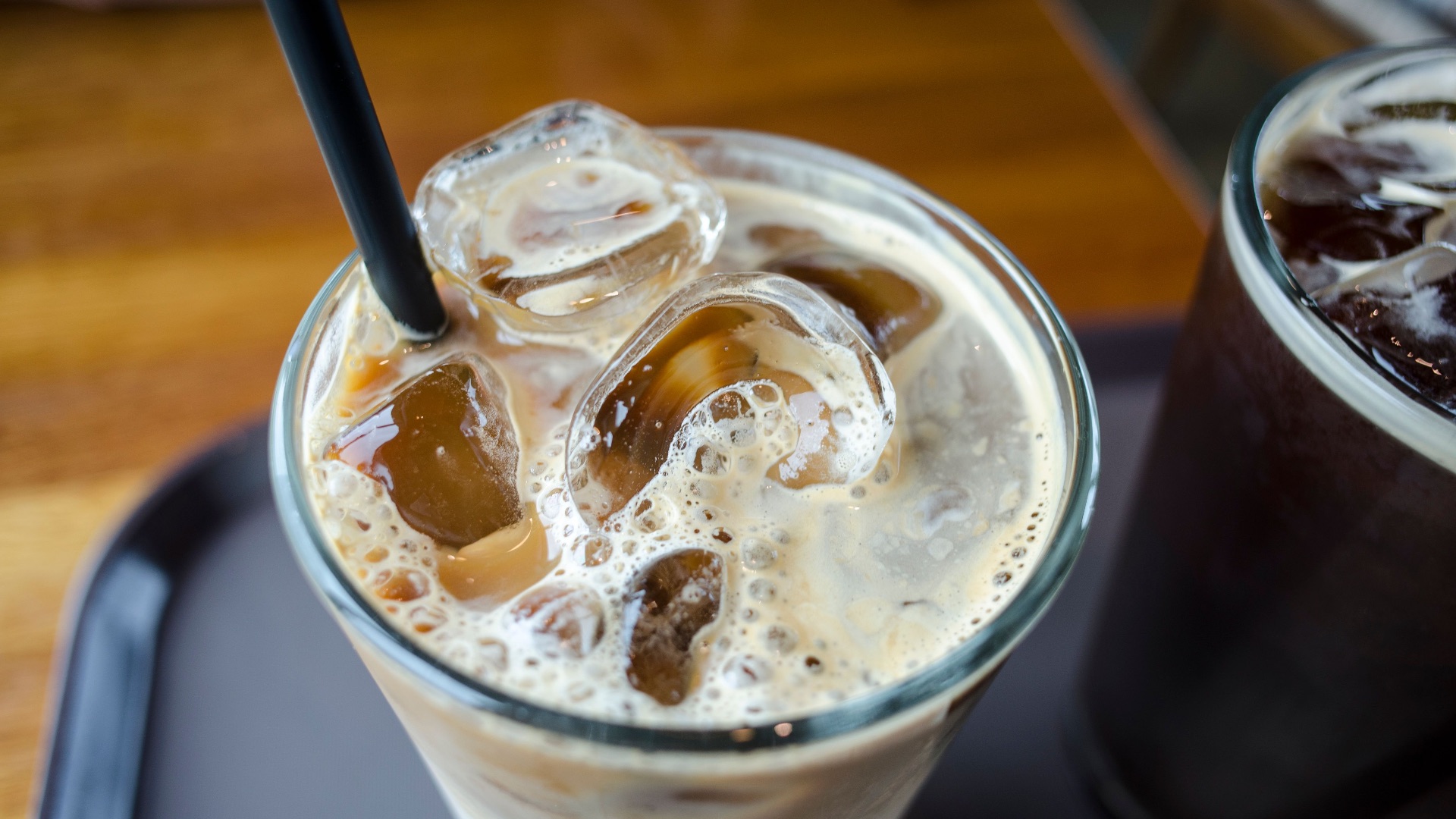 10 drinks that taste way better cold & 10 that are best served hot