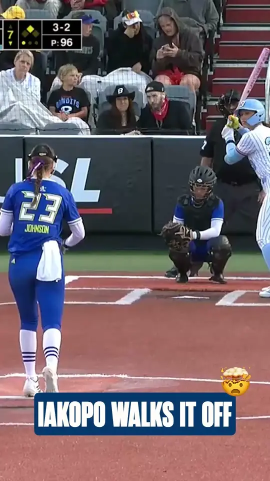 Mary Iakopo walks it off 👏 2-run HR to give the Bandits the win 🤯