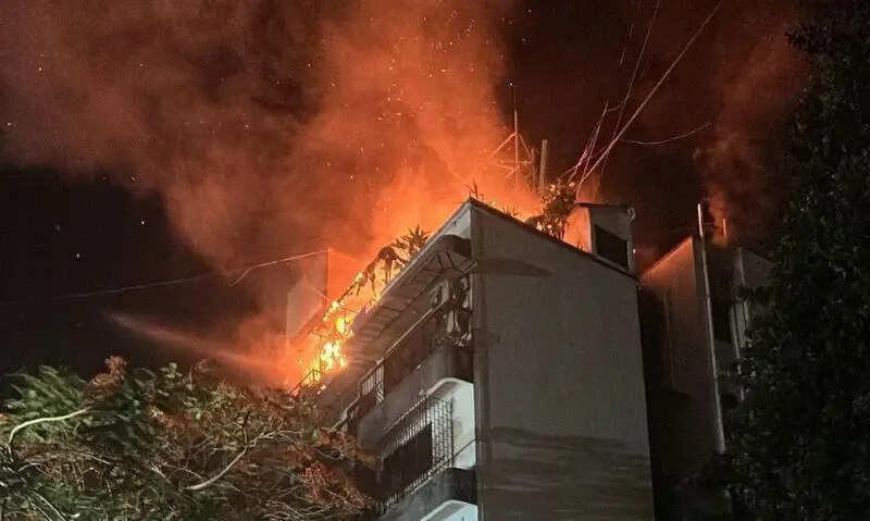 1 feared trapped as fire engulfs 7th floor of Bandra building