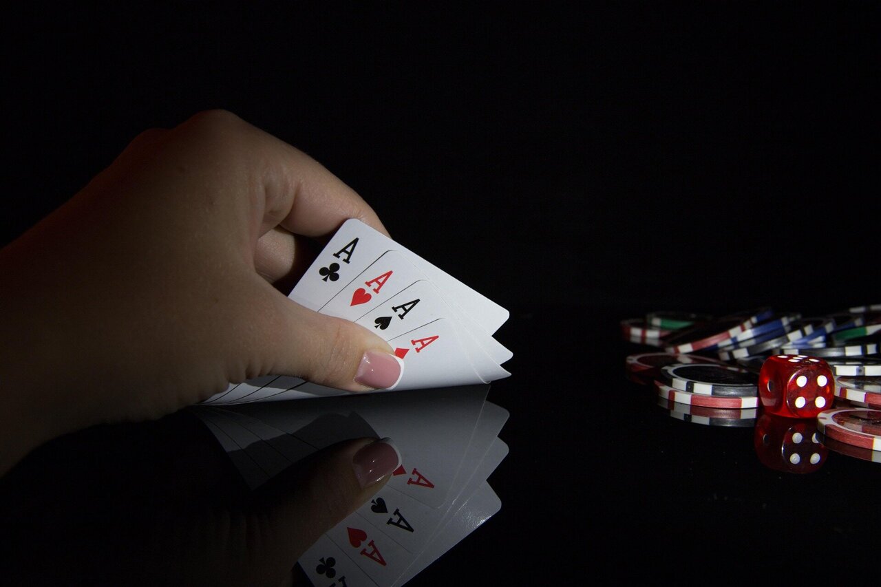 In game theory, generalists sometimes win out over specialists, finds ...