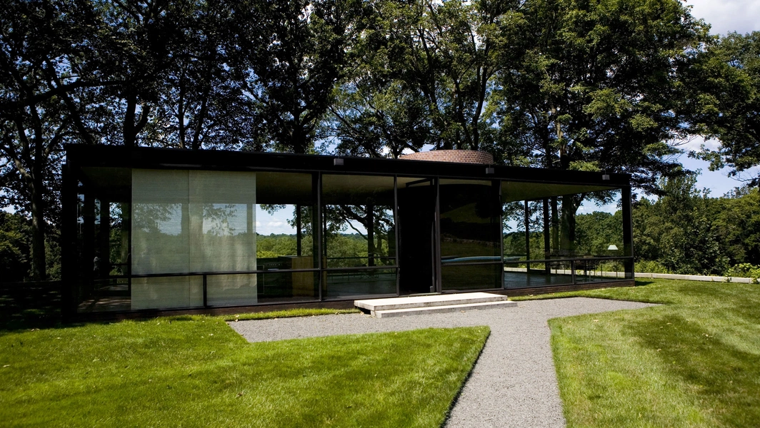 4 stunning glass houses around the world