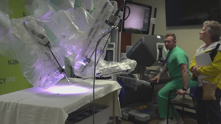 MercyOne Clinton Medical Center unveils new surgical robot