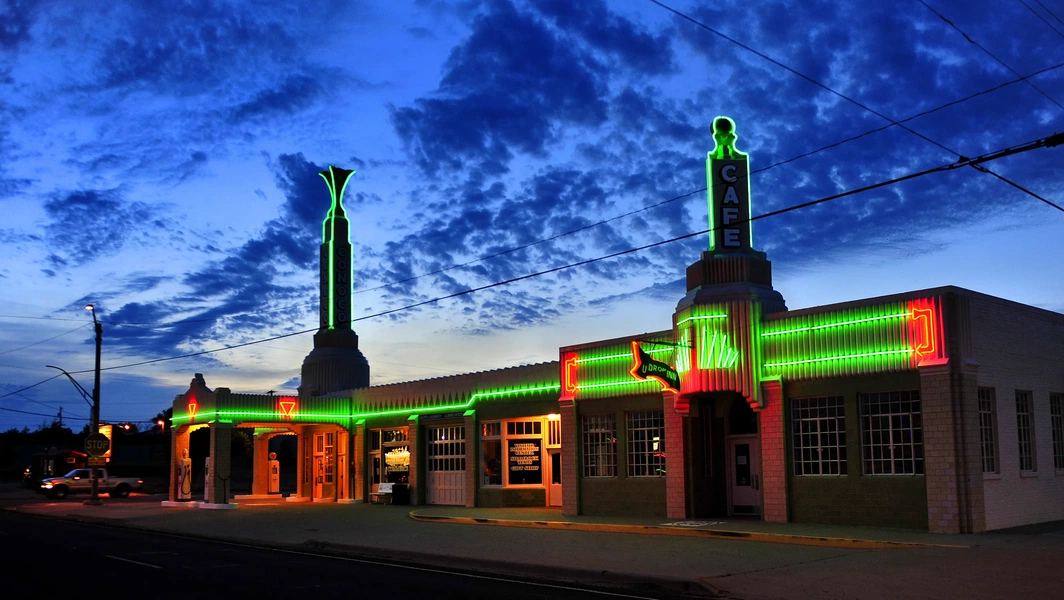 14 quirky and historic roadside attractions across America