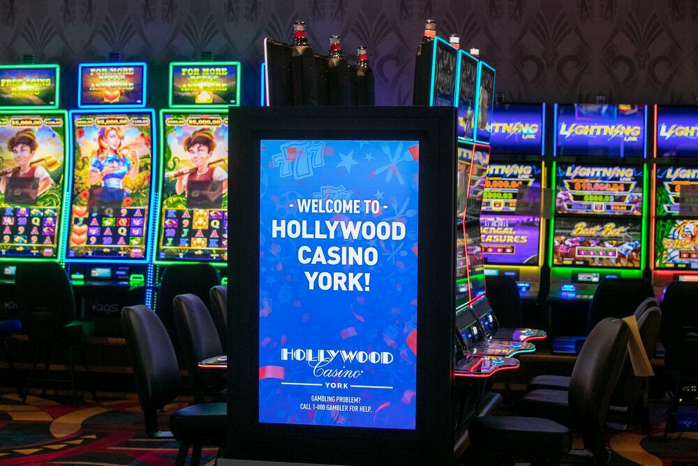 4 people banned from Pa. casinos for leaving kids alone while gambling
