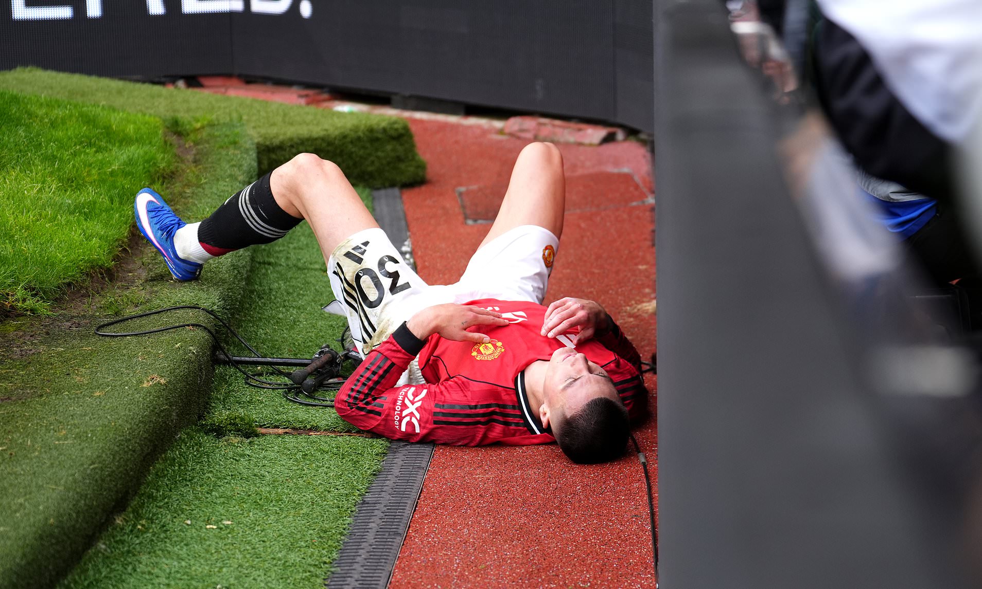 Man United to relay pitch for first time in 14 years and add padding to ...