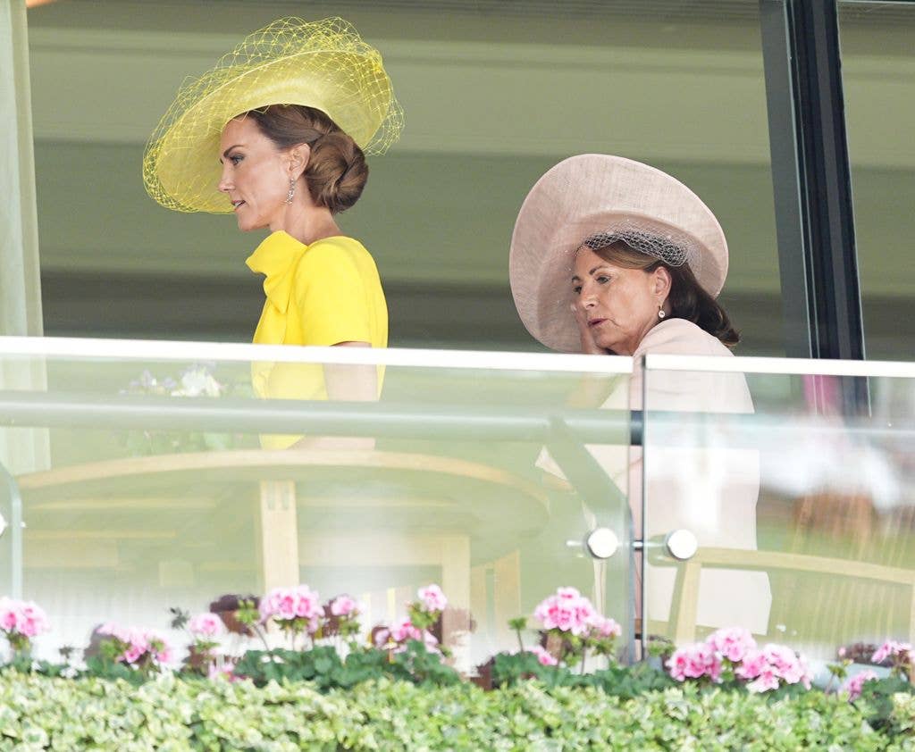 Princess Kate is the spitting image of her mum at Ascot reunion