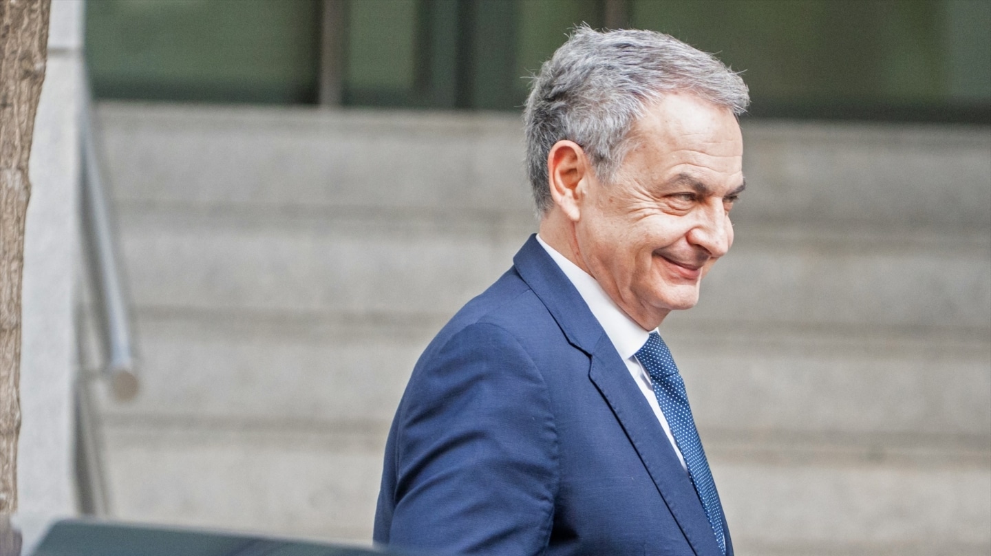 Zapatero pide confianza (y una peseta de Lola Flores)