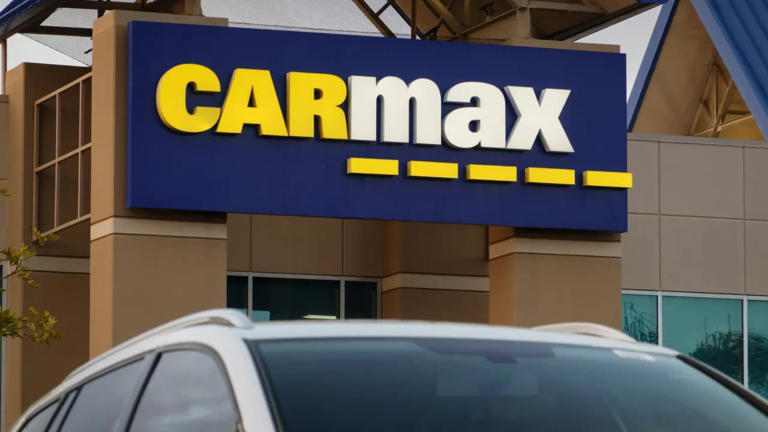 KMX stock slides nearly 9% — CarMax CEO flags operational challenges ...