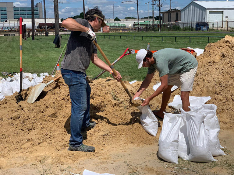 Sand, sandbags available in several Florida counties ahead of expected ...