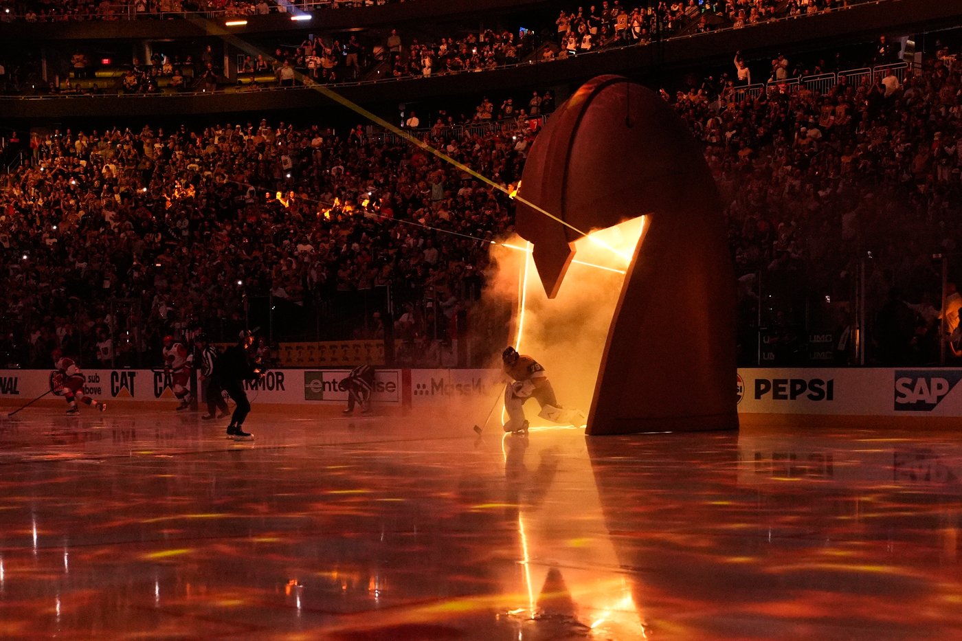 Ryan Craig est nommé entraîneur-chef des Golden Knights, succède à John ...