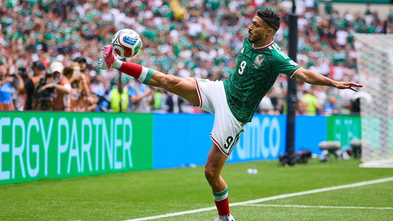 Harry Kane elogió a Raúl Jiménez en el Mundial