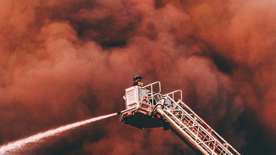 Boyle Heights fire update: Shelter-in-place as warehouse blaze sparks ...