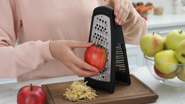 Rale essa fruta e coloque na carne moída: truque inusitado deixa a ...