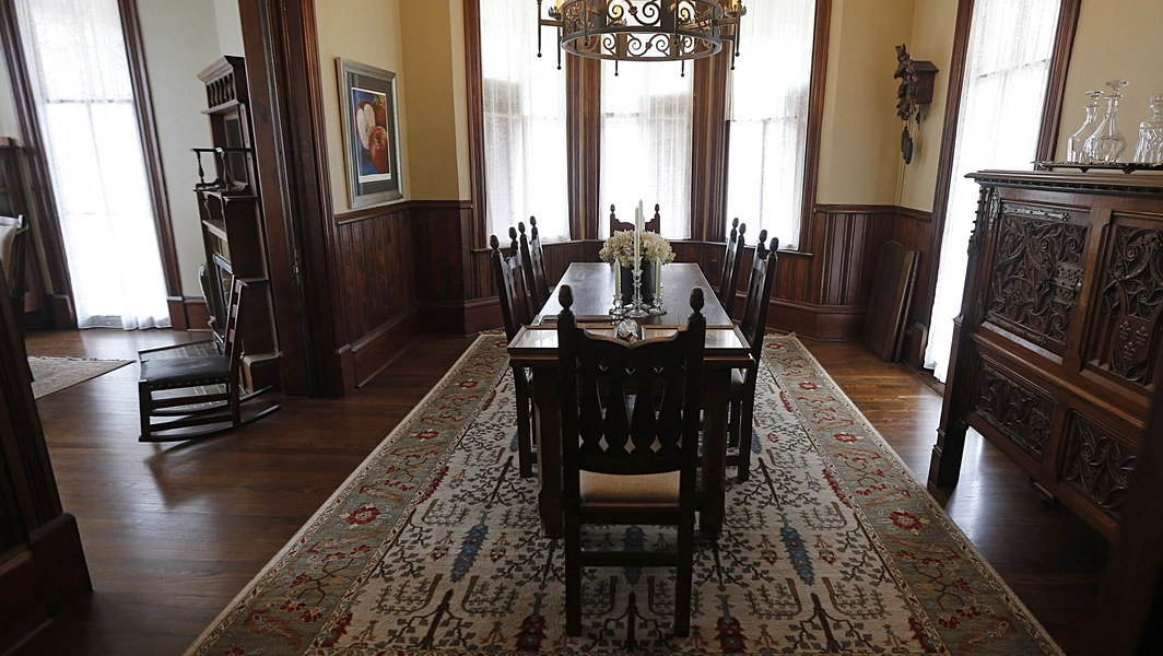 14 hallmarks of traditional manners at home