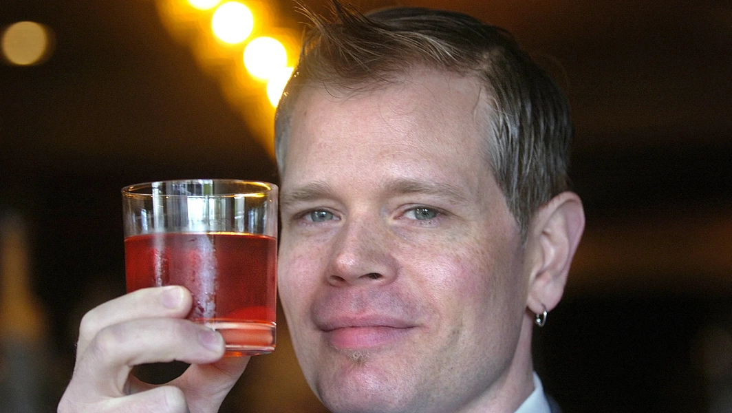 Crafting the classic Sazerac cocktail