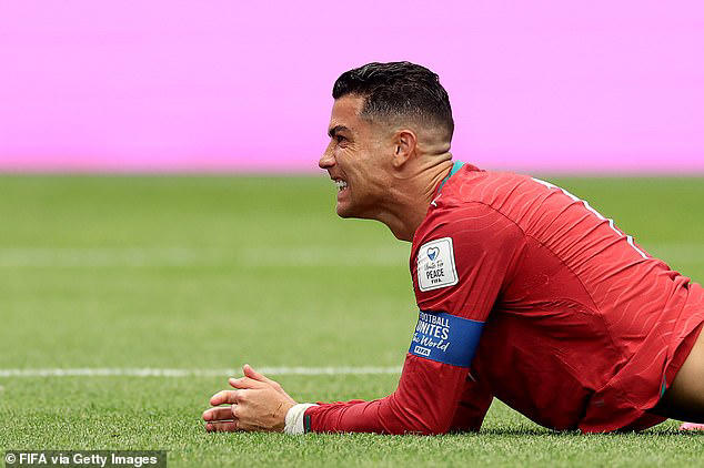 Ronaldo fails to silence critics after Messi masterclass and should ...