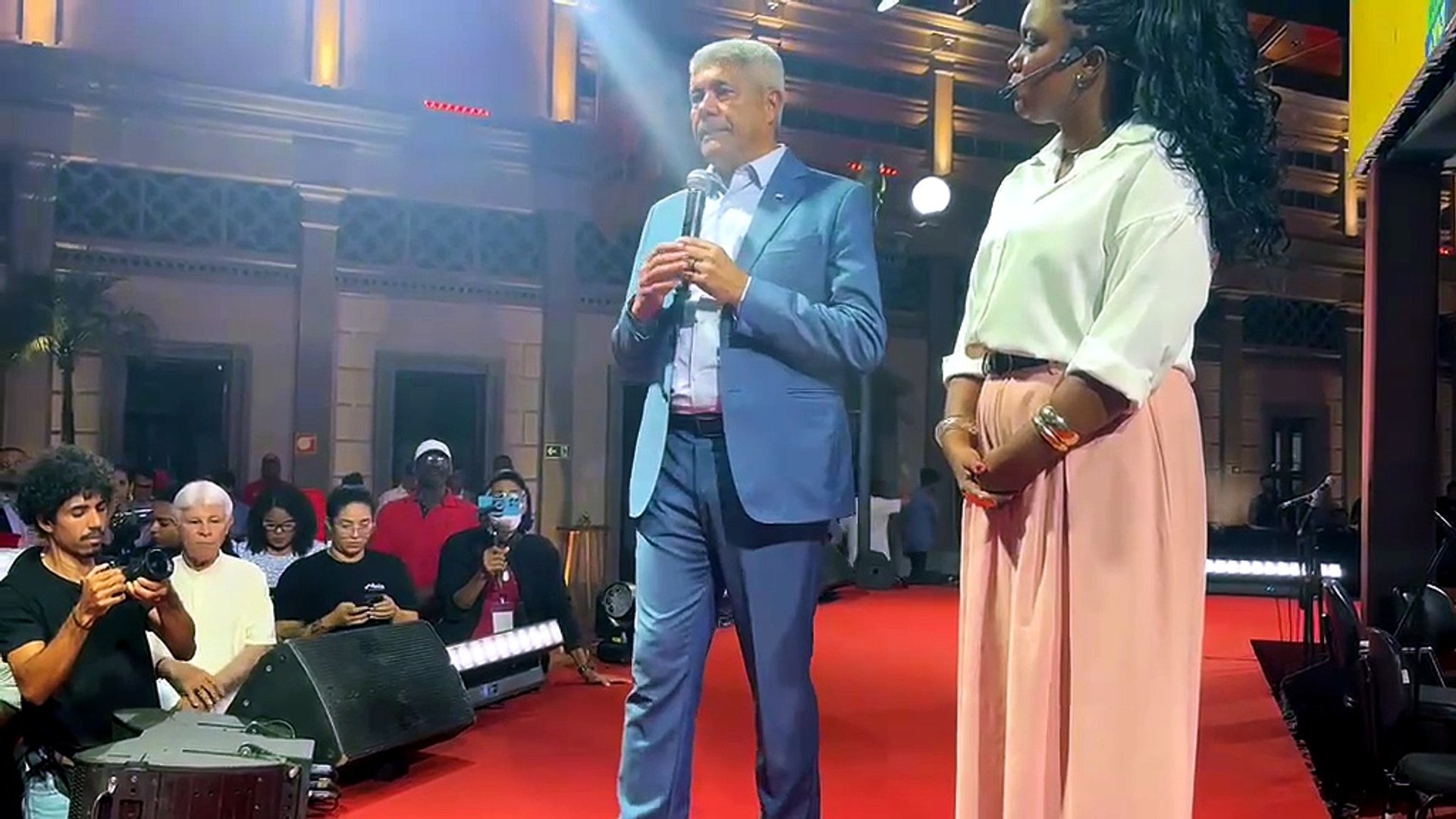 Salvador ganha primeira estação do VLT após restauração de prédio histórico