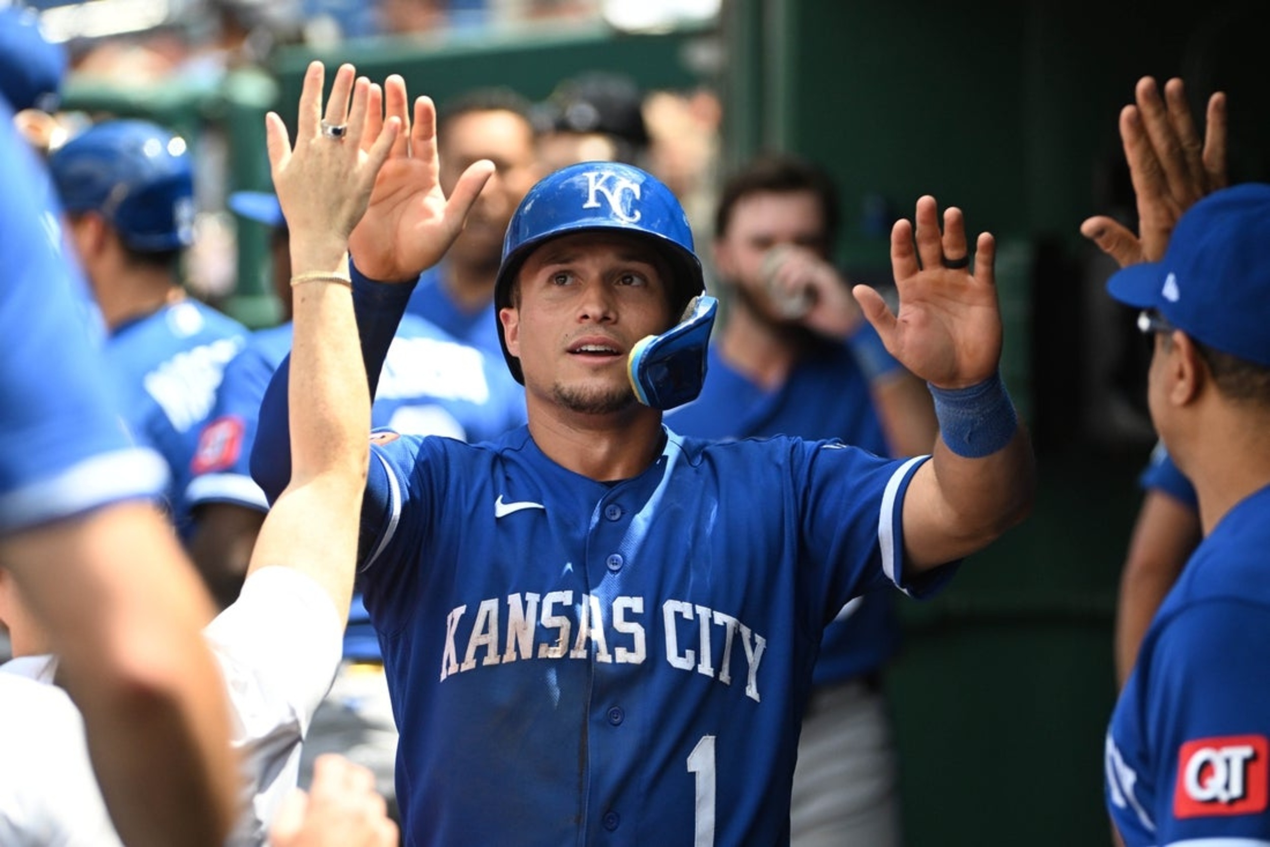 Royals hit 4 homers to avoid sweep vs. Nationals