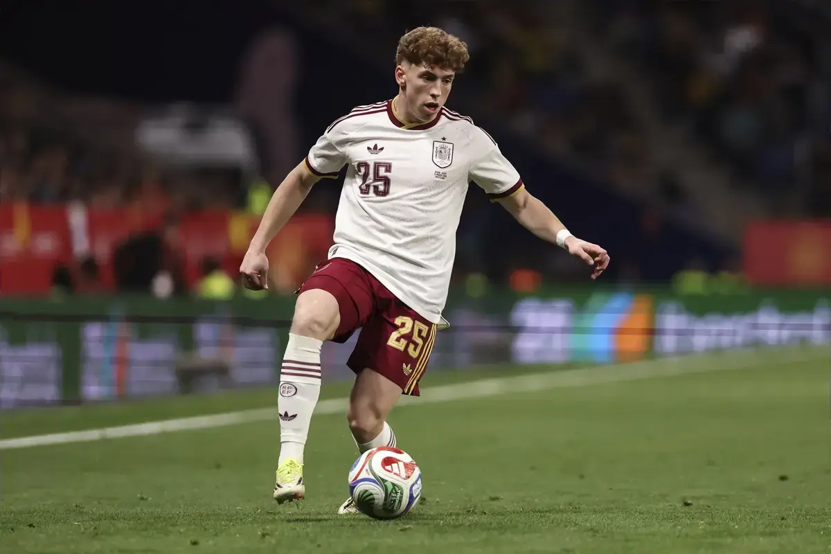 Liverpool officially confirm Victor Munoz deal