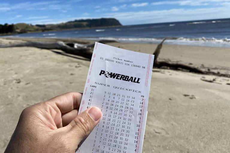 What Aussie lottery winners are spending their cash on revealed