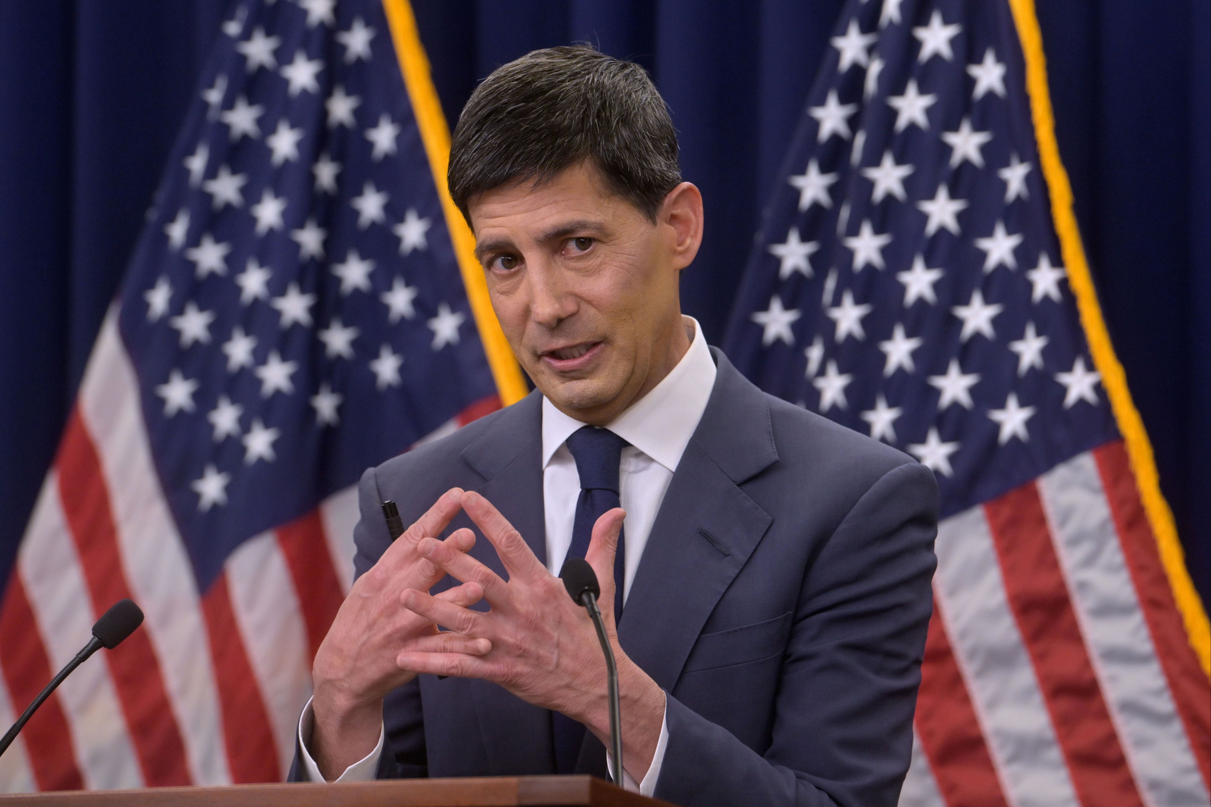 Fed’s Kevin Warsh takes tough, anti-inflation stance in first meeting ...