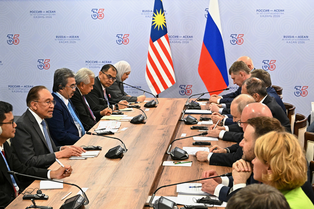 Putin hosts leaders of Southeast Asian nations, seeking to boost their ...
