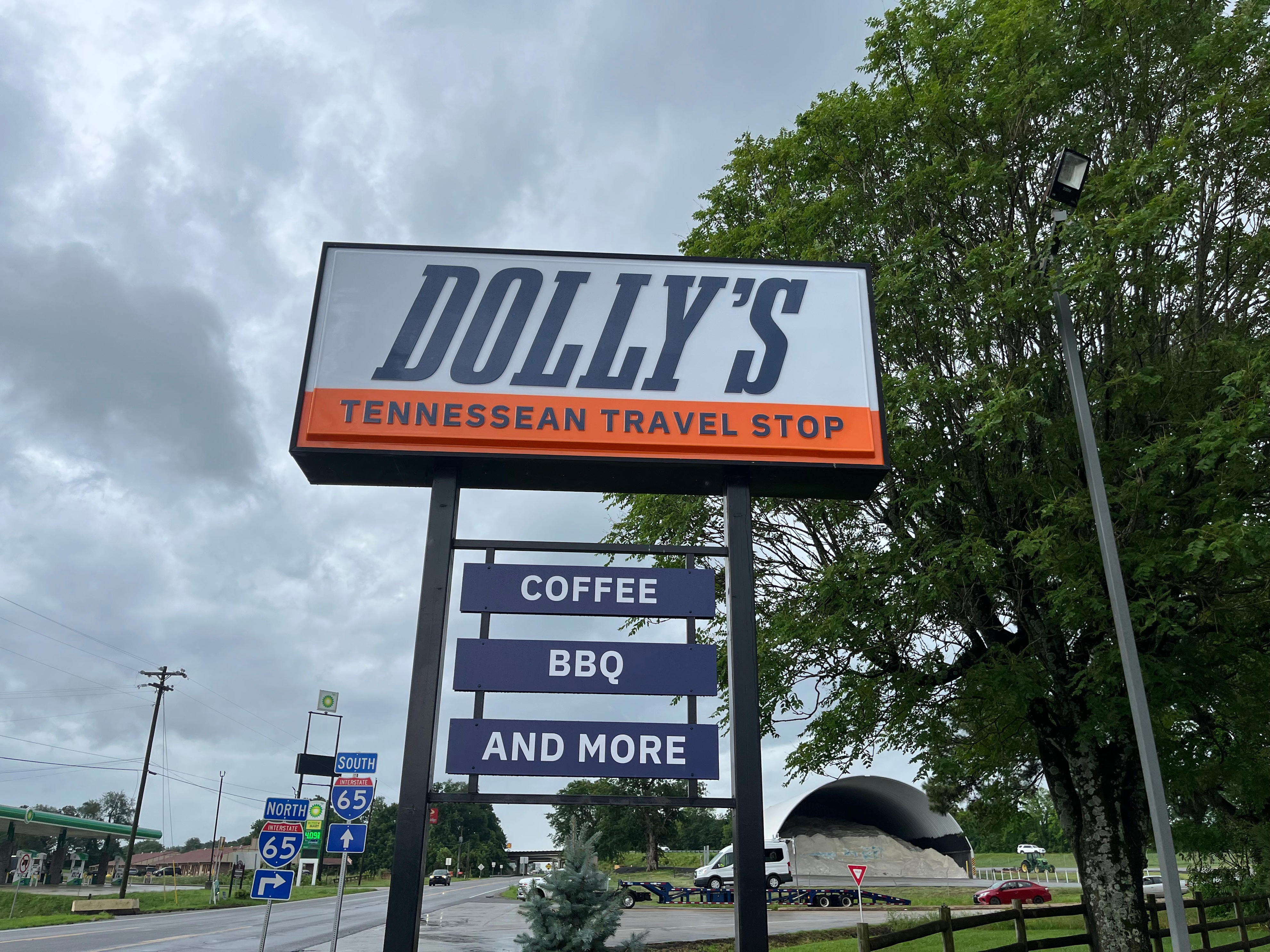 Sign for Dolly Parton's travel center draws mixed reaction, 'doesn't ...