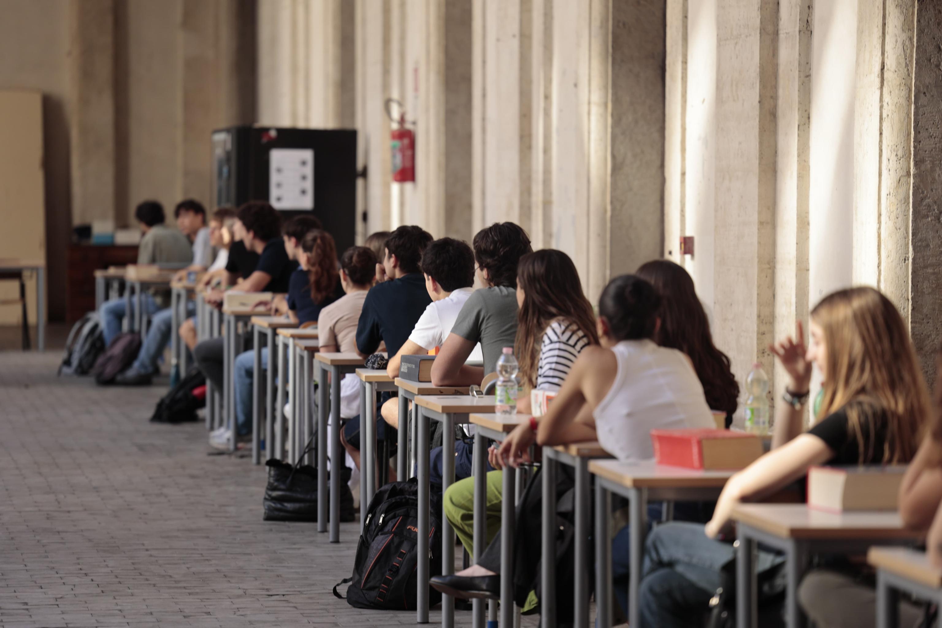 Maturità: domani prima prova scritta per 11.503 studenti liguri