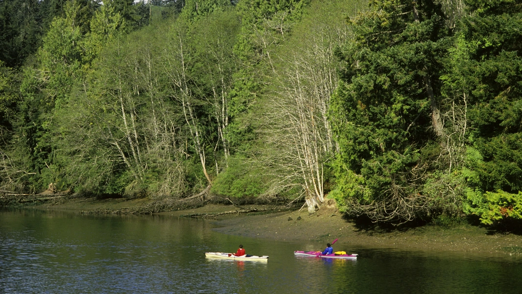 10 serene lakes across the Pacific Northwest