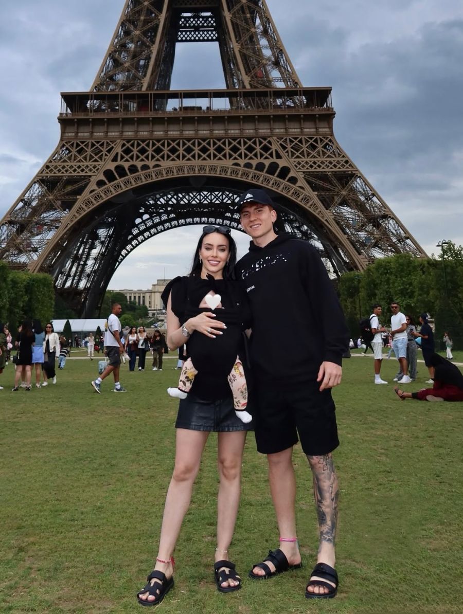 Entramos al living del Colo Barco y Yazmín Jaureguy en Francia ...