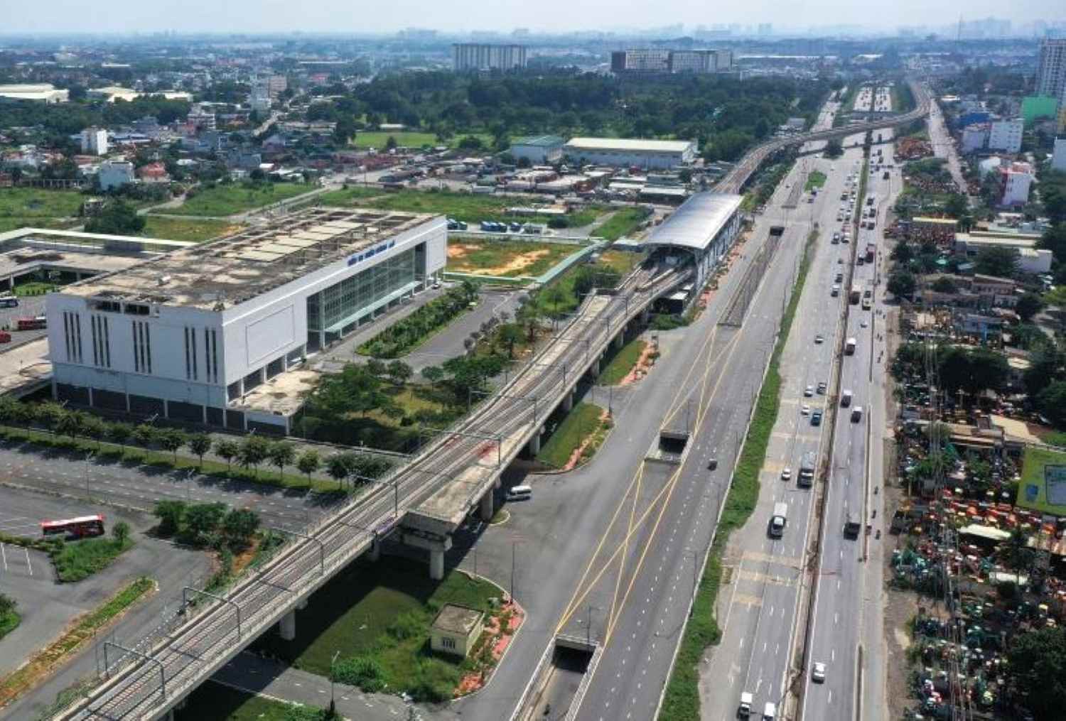 Xa lộ Hà Nội 16 năm chưa hoàn thành, TPHCM chốt hạn giao mặt bằng
