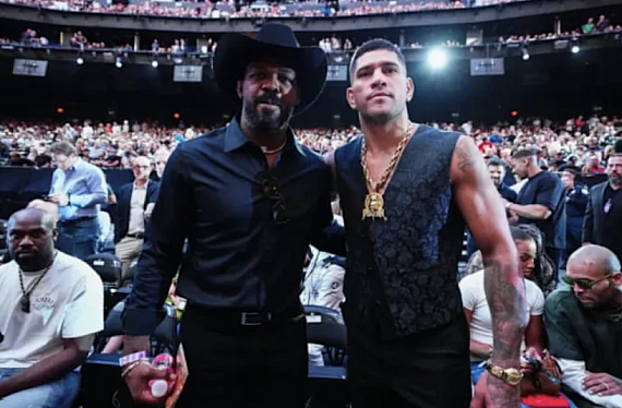 Alex Pereira surprised by Jon Jones' reaction to his loss