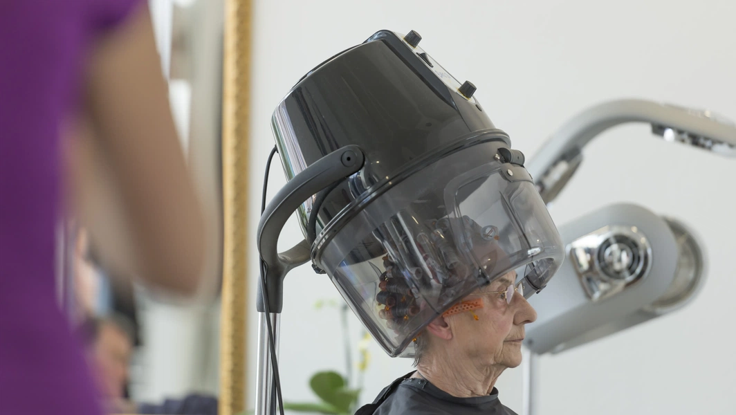 8 reasons embracing gray hair is empowering