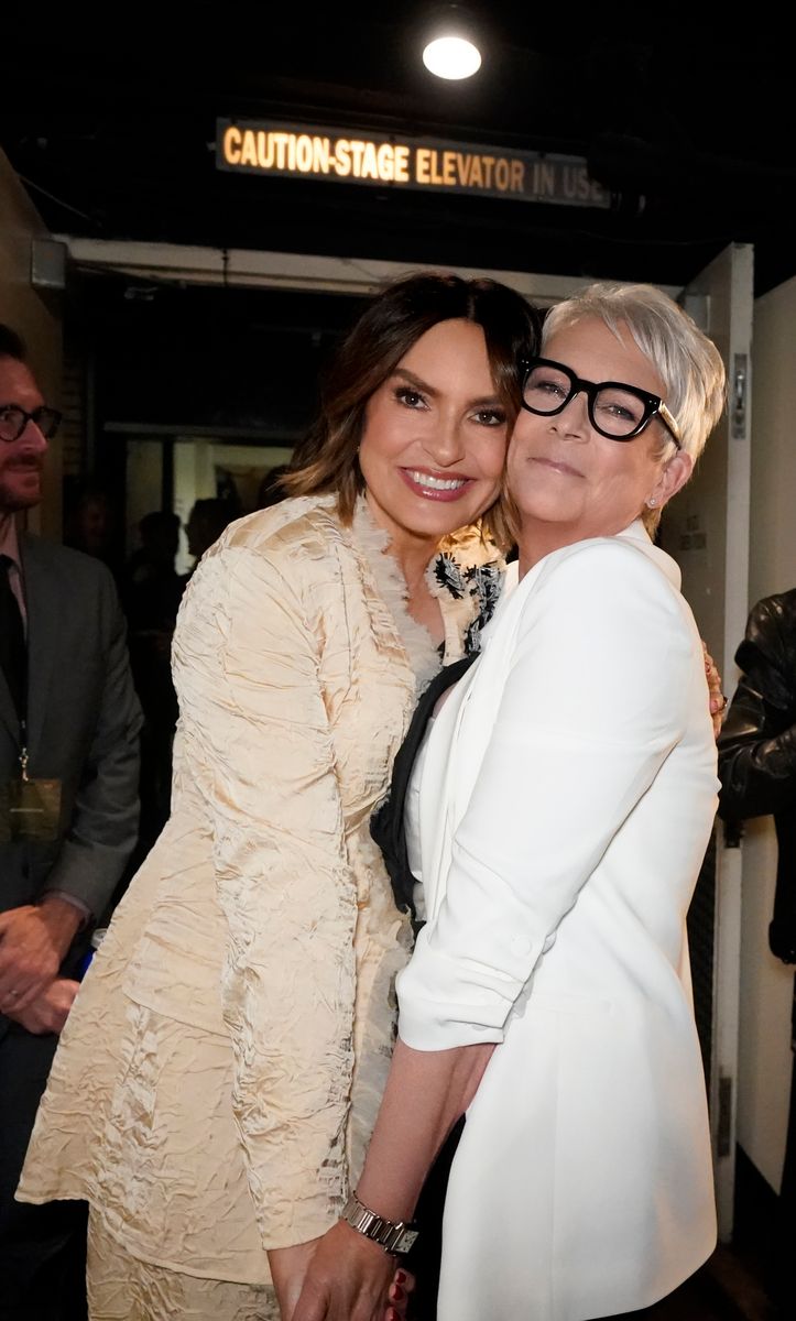 Mariska Hargitay and Jamie Lee Curtis clash over how to pronounce Los ...