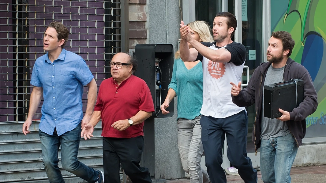 11 memorable sitcom hangouts