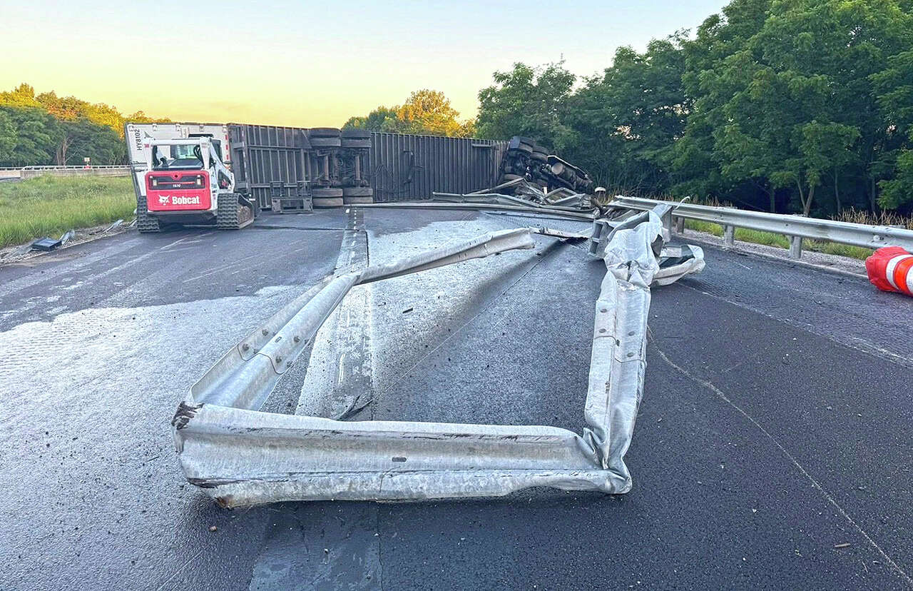 Tractor-trailer crash in Scott closes interstate for hours
