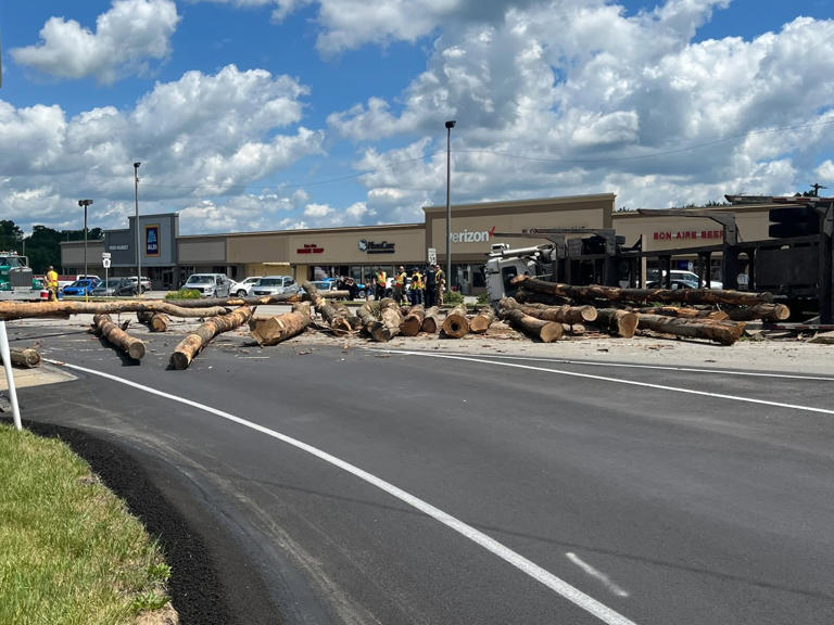 Log truck rollover shuts down Route 8 in Butler County