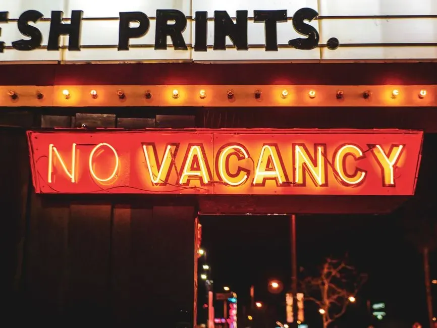 10 signs your company is about to collapse that they're desperately ...