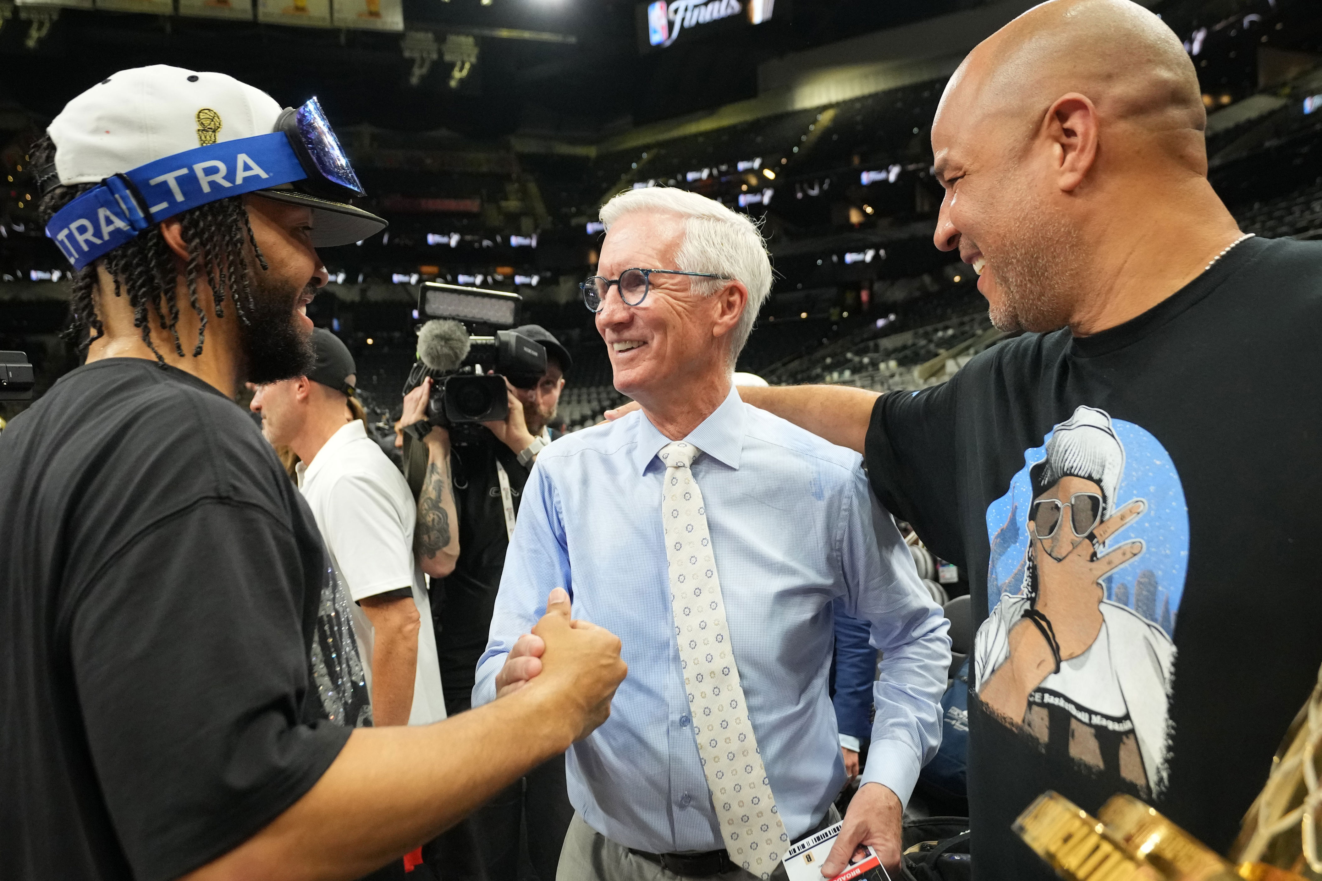 Knicks’ Hall of Fame broadcaster Mike Breen to emcee City Hall ...