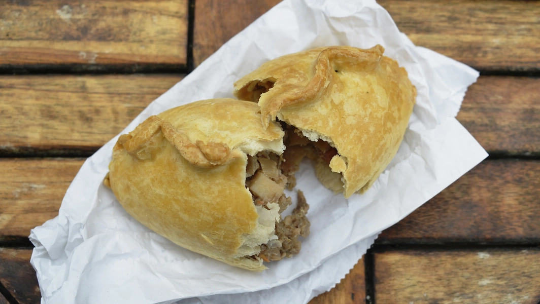 9 unusual British foods that surprise visitors