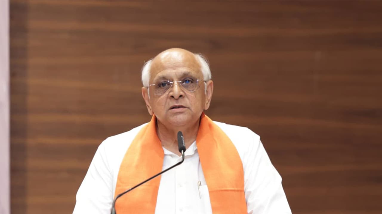 Gujarat signs Rs. 1 lakh crore MoU with HUDCO for infra projects
