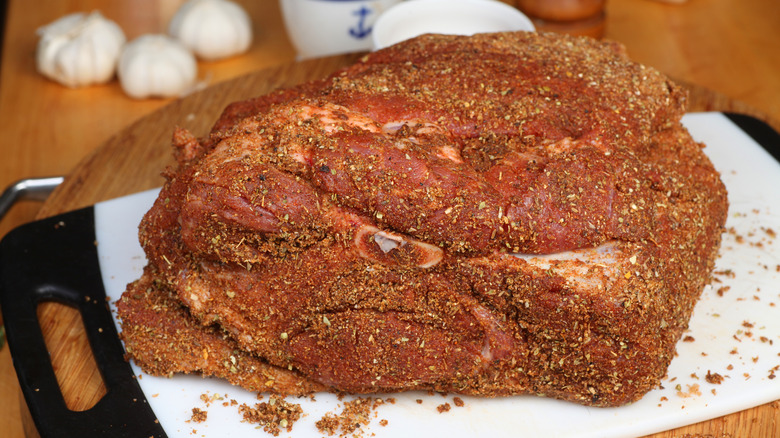 12 mistakes everyone makes with pulled pork sandwiches, according to a ...