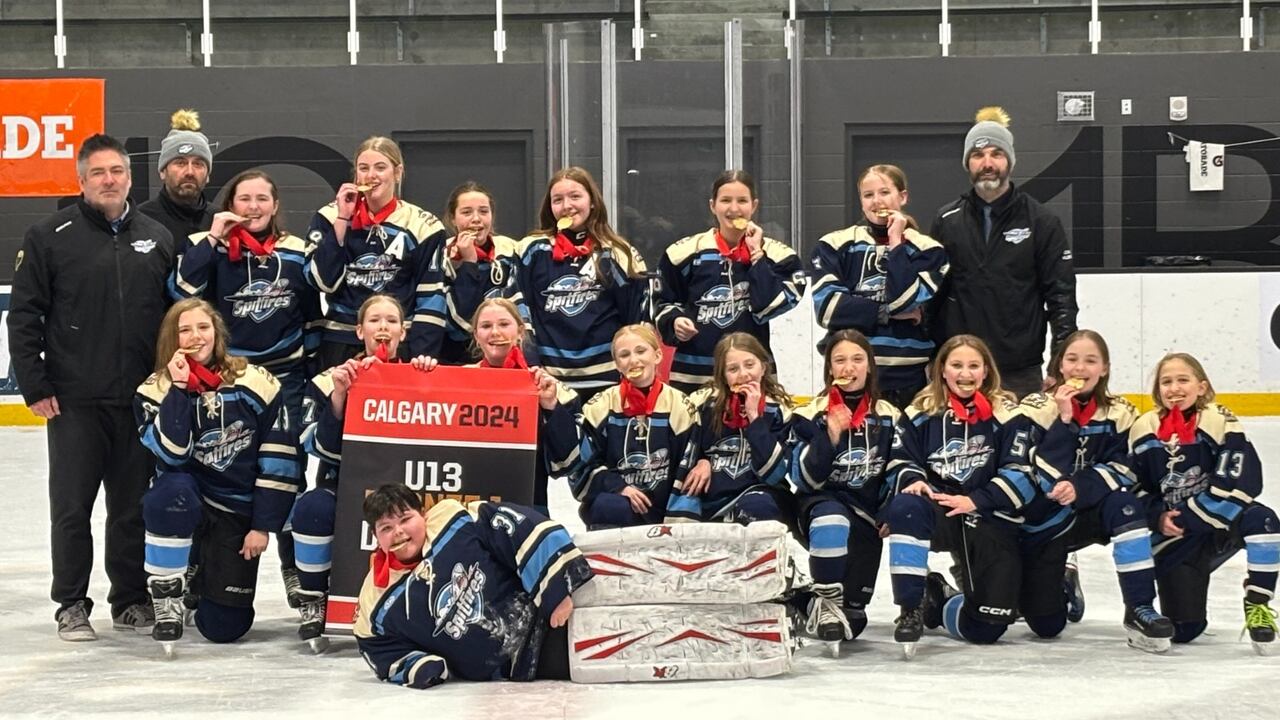 Yellowknife hockey players say changes to team structure for girls are ...