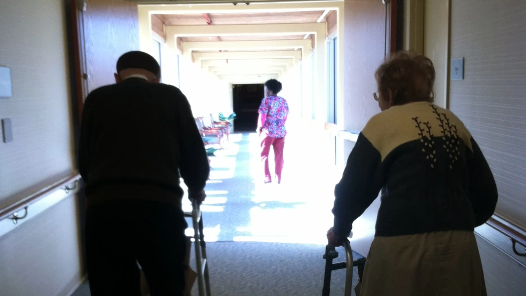Safe and comfortable travel with elderly companions