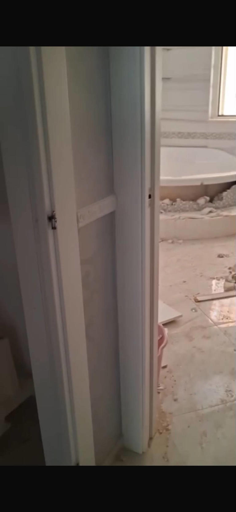 Casa popolare devastata a Bari dopo lo sgombero e la consegna ad una ...