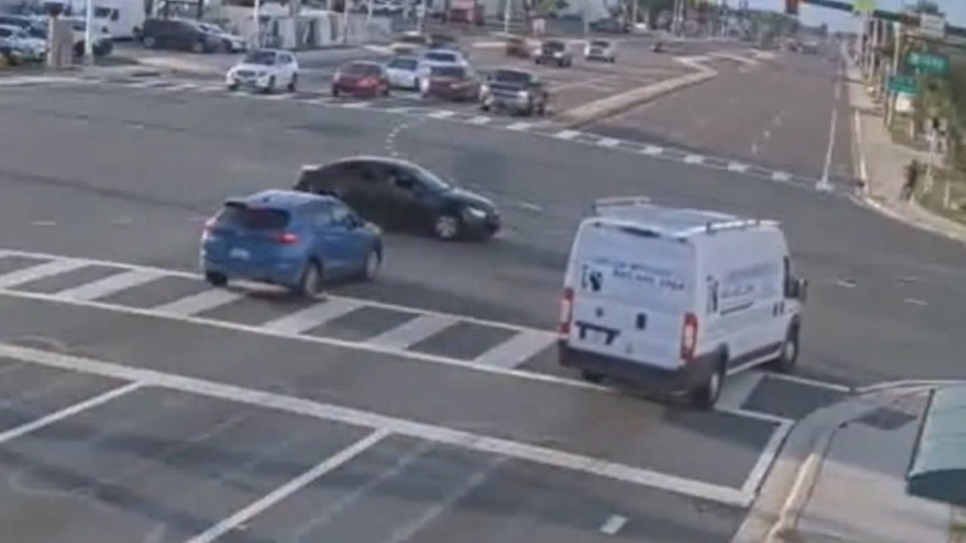 Heart-stopping moment red light runner misses car by inches after ...