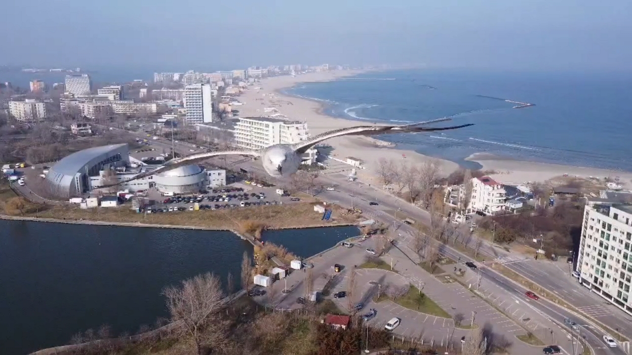 Seagull smashes into drone over the sea!