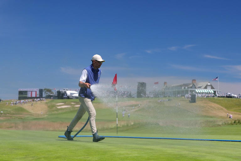 Rory McIlroy explains 'unique' 2 p.m. watering quirk at US Open